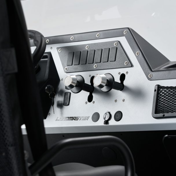 N6 Standard Cab 2025 - Multipurpose, American Made UTV - Landmaster