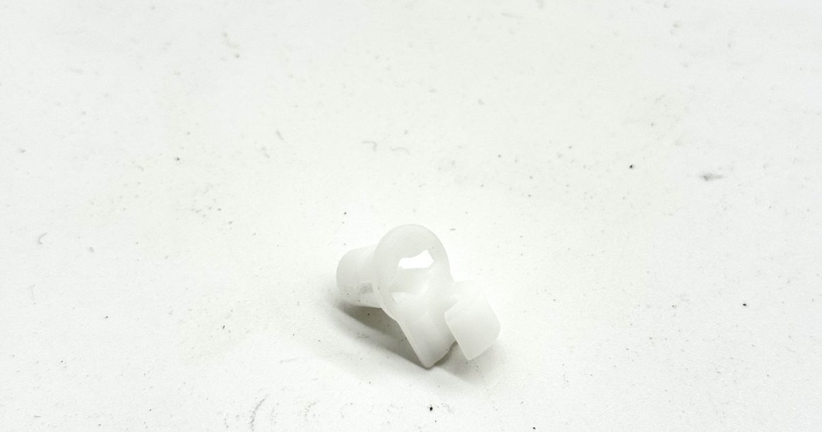 CP00249, Cable Retaining Clip (Acetal white) - Landmaster