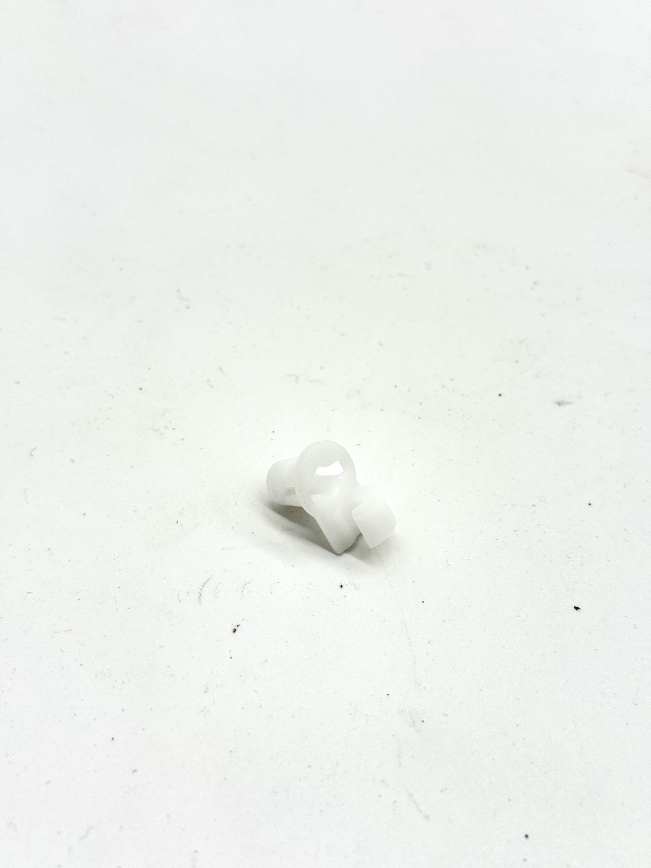 CP00249, Cable Retaining Clip (Acetal white) - Landmaster