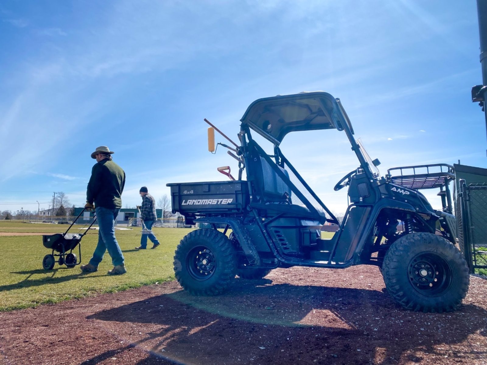 AMP Standard Cab 2025 - 4x4 Multipurpose, American Made UTV - Landmaster